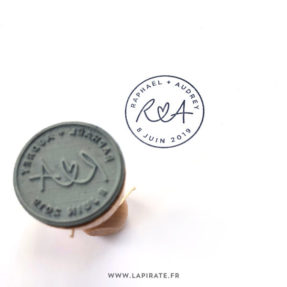 Tampon logo personnalisé, tampon encreur • La Pirate
